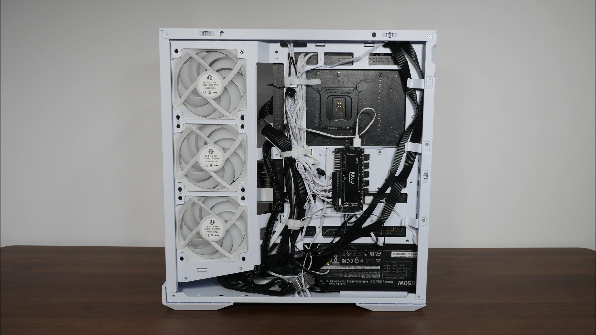 Review: Lian Li Vector V100 PC Case
